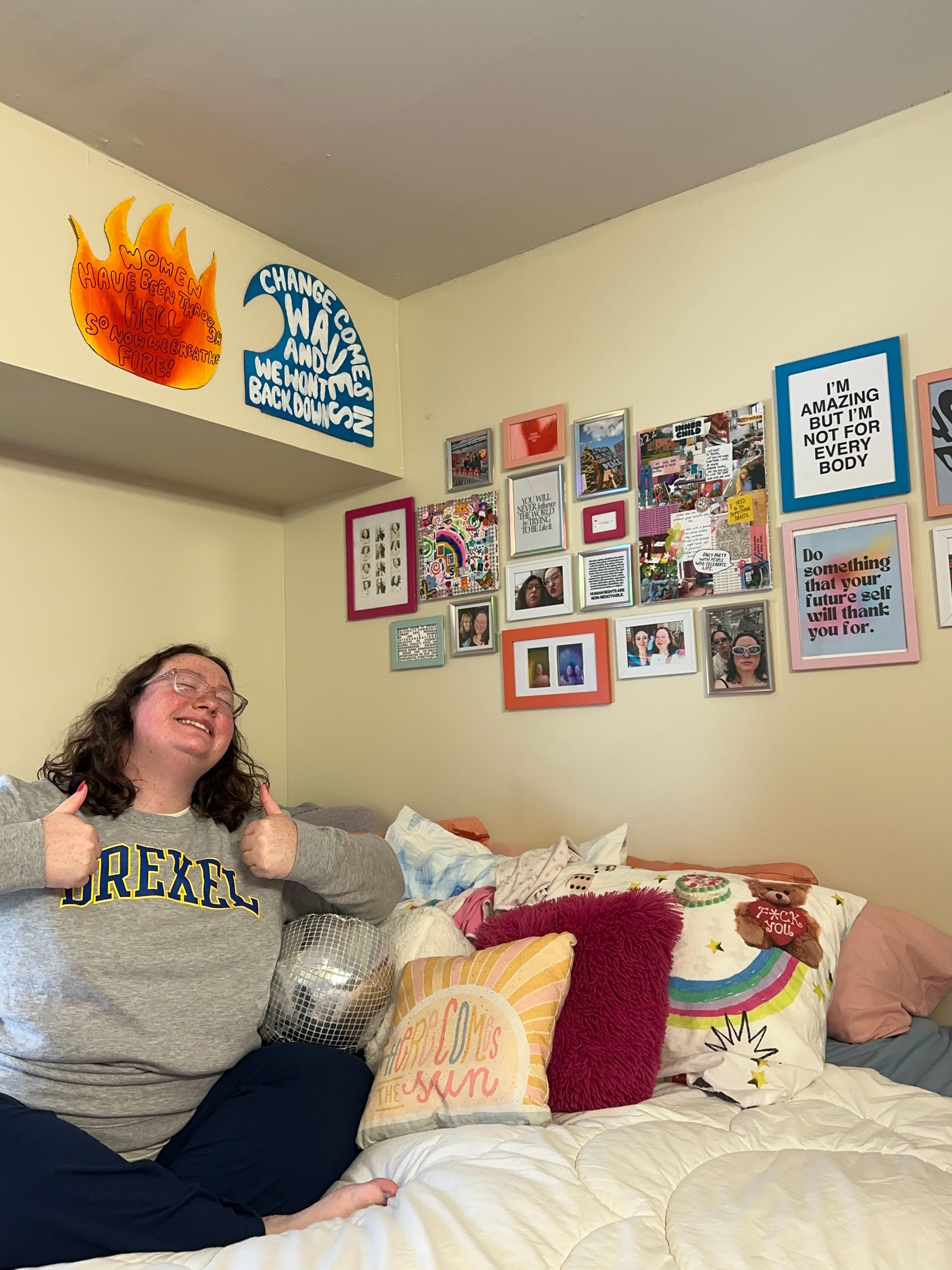 Transform Your Dorm: Sierra’s Colorful Dorm Glow-Up – sproos!